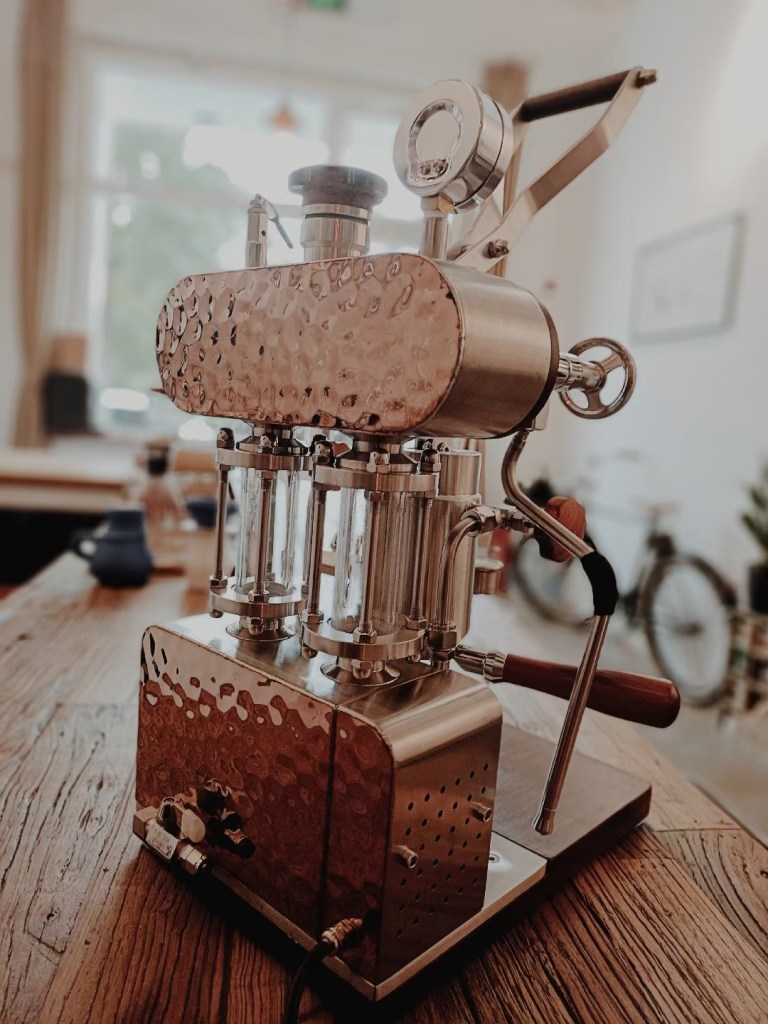 ALM KOPi – 家就是咖啡館